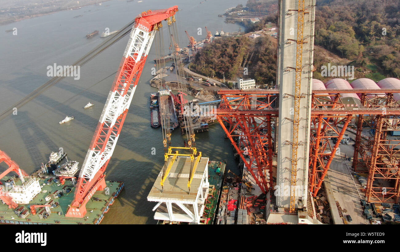 The Wufengshan Yangtze River Bridge, China's first rail-road suspension ...