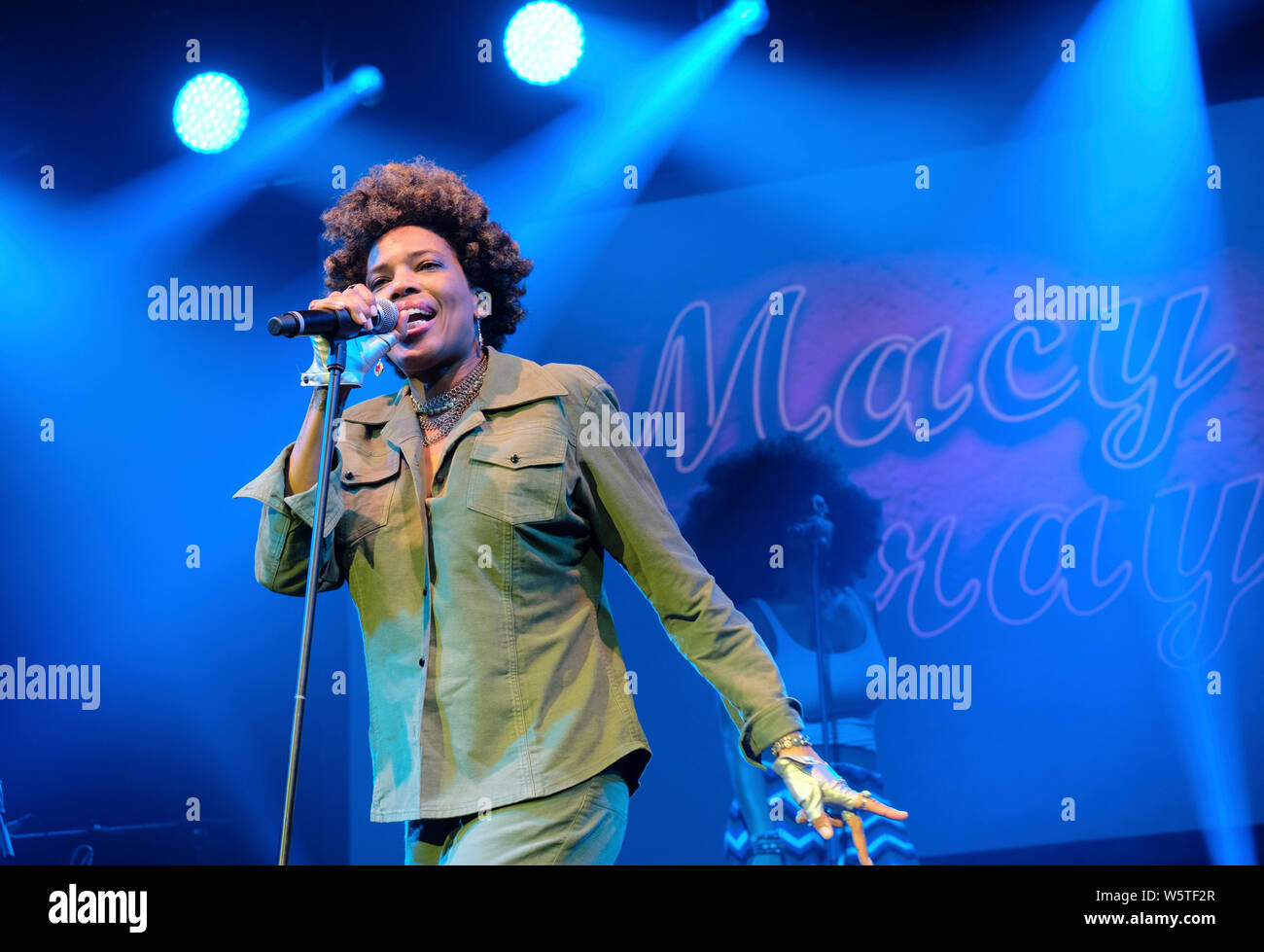 Macy gray singer hi-res stock photography and images - Alamy