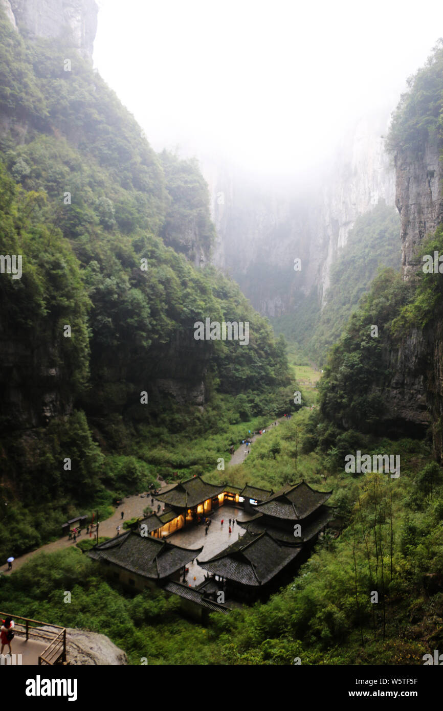 Scenery of the Three Natural Bridges National Geopark (Tian Keng San ...