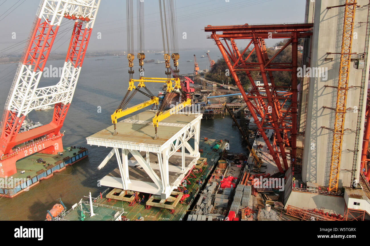 The Wufengshan Yangtze River Bridge, China's first rail-road suspension ...