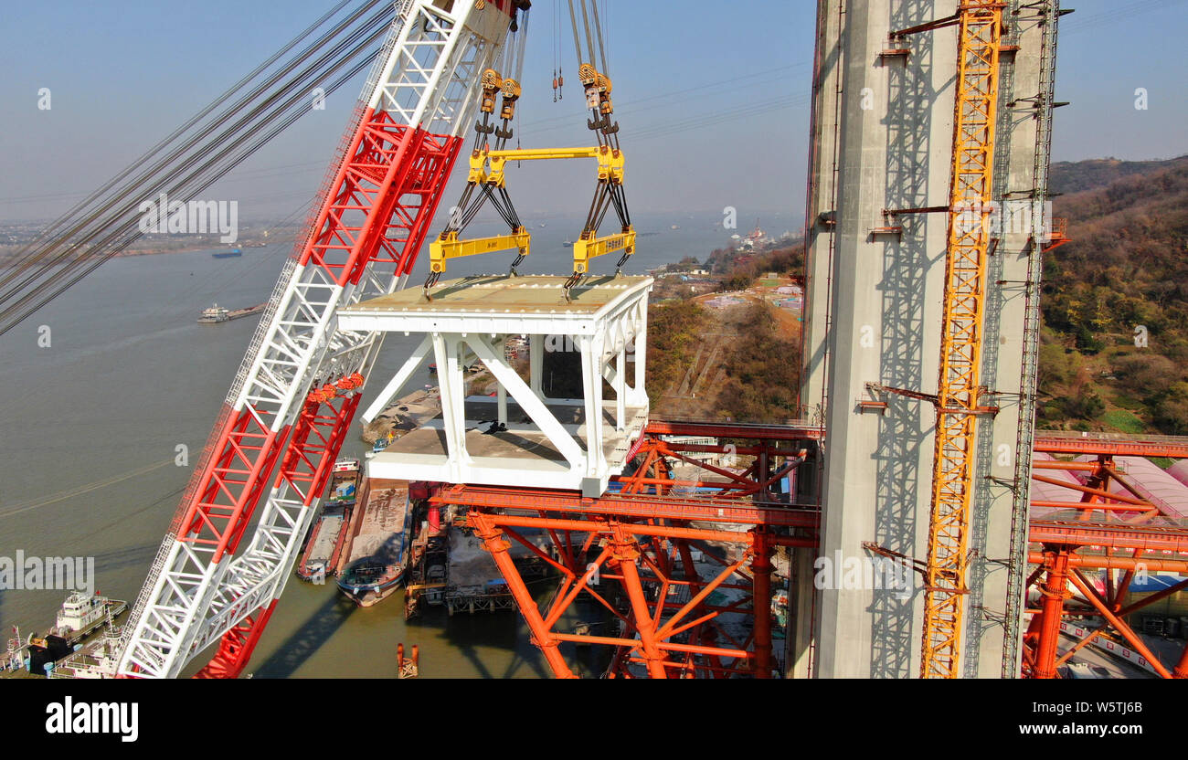 The Wufengshan Yangtze River Bridge, China's first rail-road suspension ...