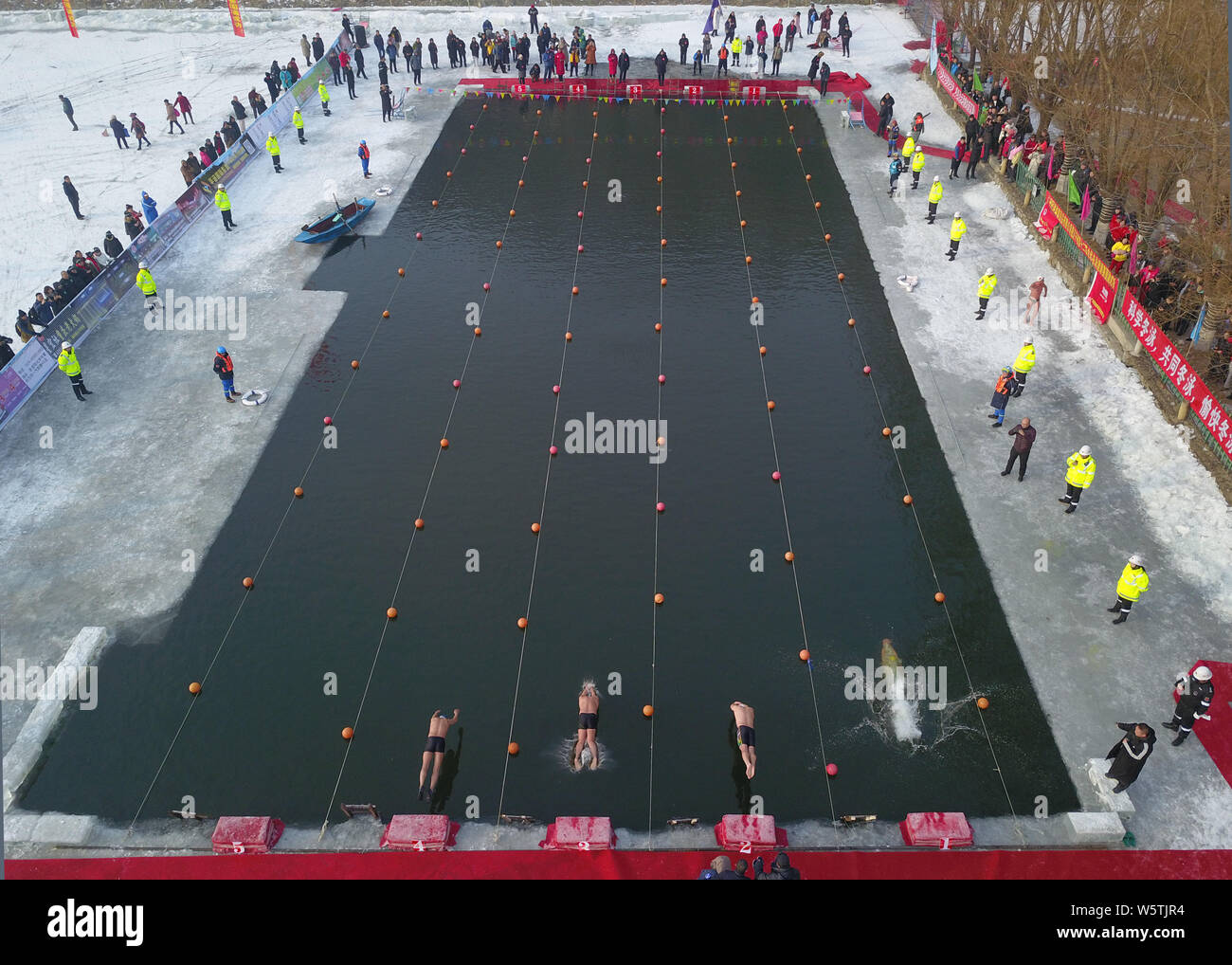 Swimming in freezing water hi-res stock photography and images - Alamy