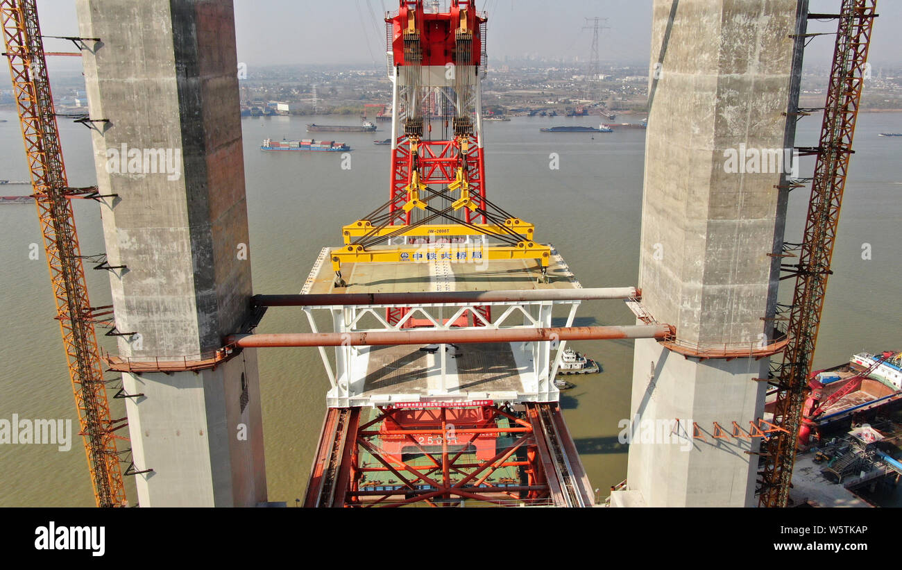 The Wufengshan Yangtze River Bridge, China's first rail-road suspension ...