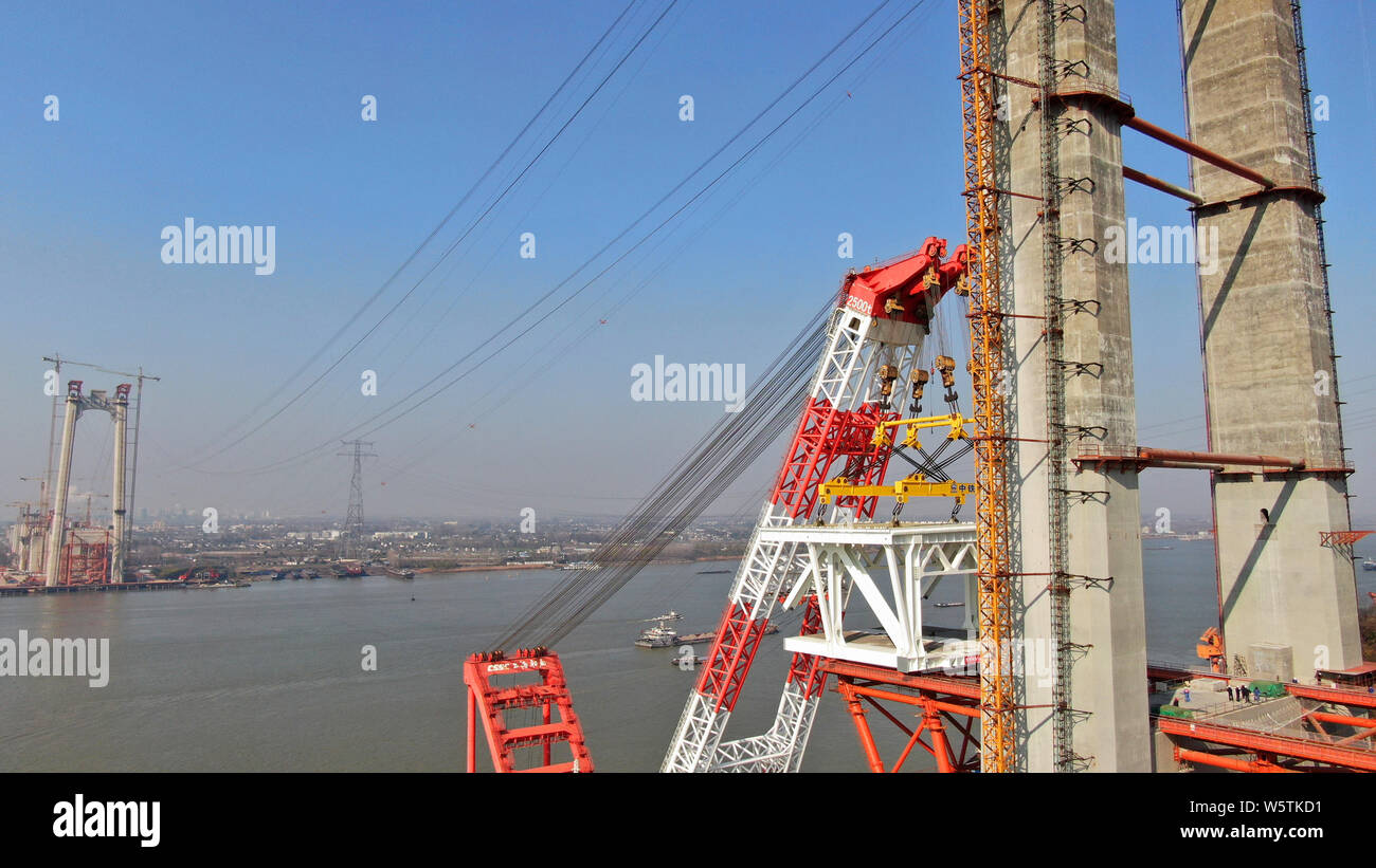 The Wufengshan Yangtze River Bridge, China's first rail-road suspension ...