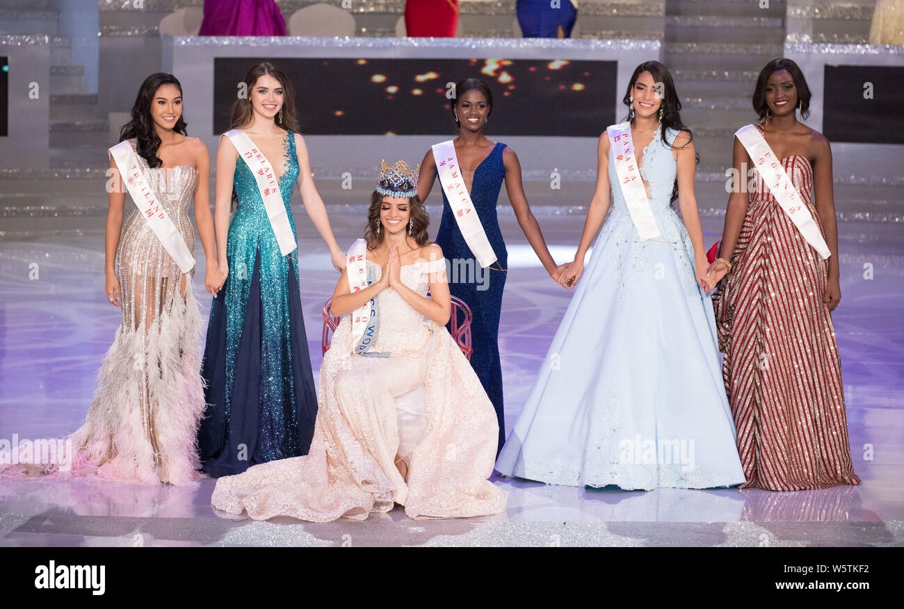 Miss world pageant hi-res stock photography and images - Alamy