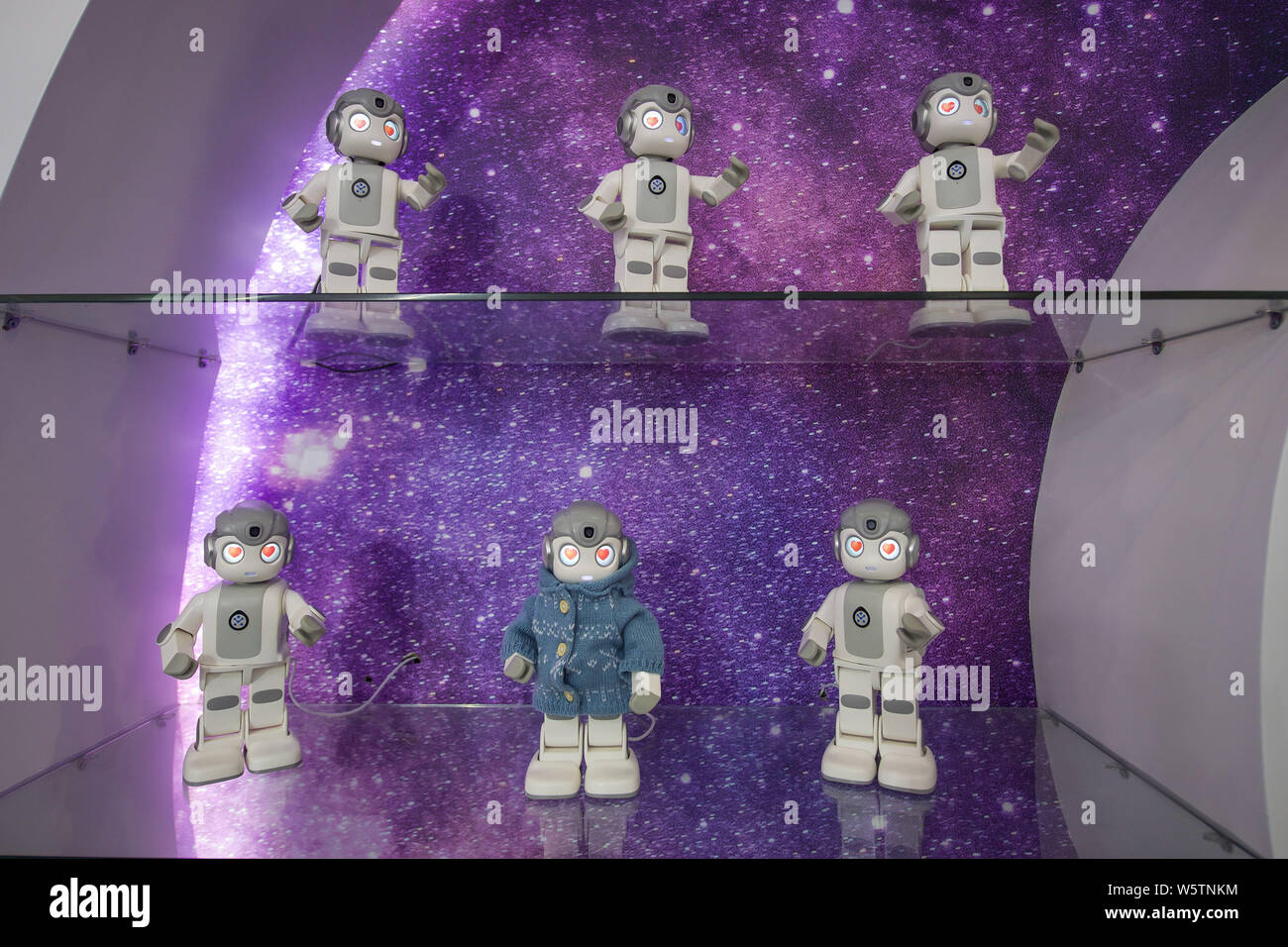 Robots dancing china hi-res stock photography and images - Alamy