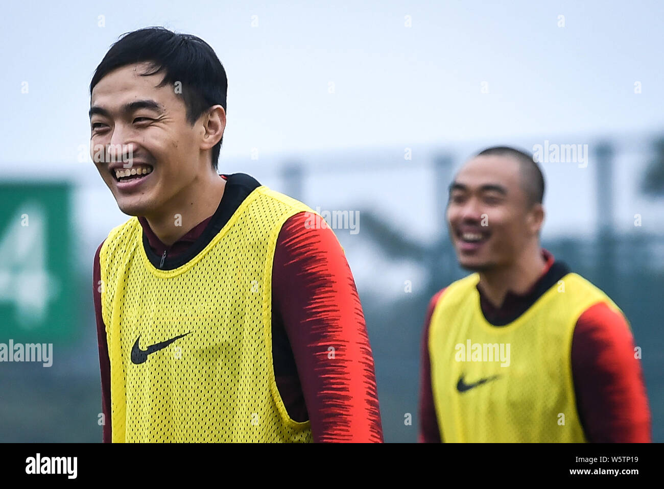 Feng Xiaoting, front, Zhao Xuri and teammates of the Chinese national ...