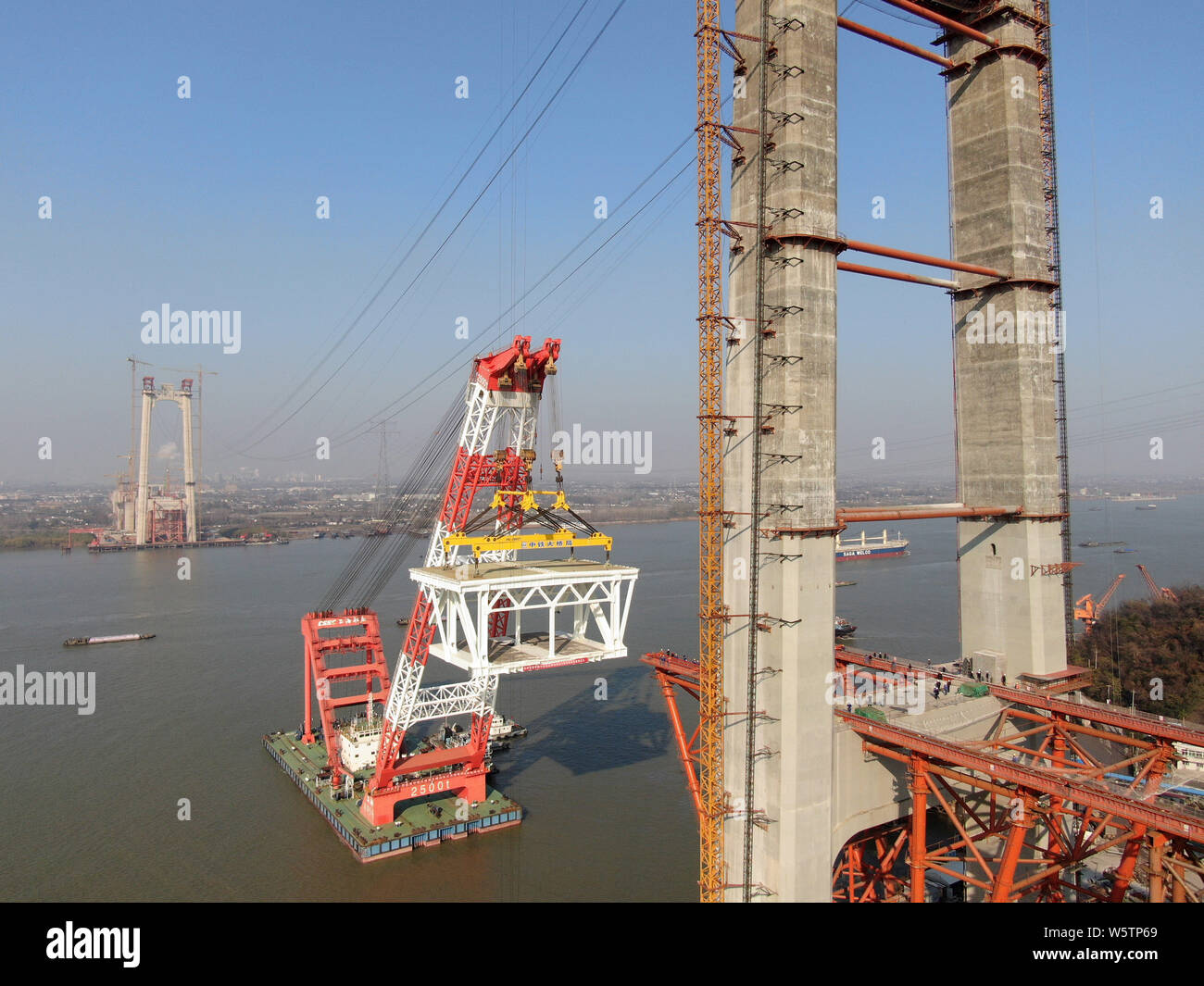 Wufengshan yangtze river bridge hi-res stock photography and images - Alamy
