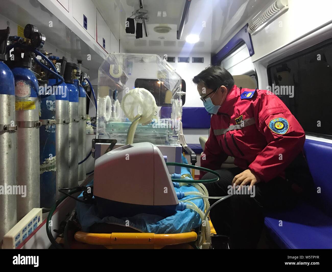 The palm-sized baby, a 800-gram premature baby who suffered from a ...