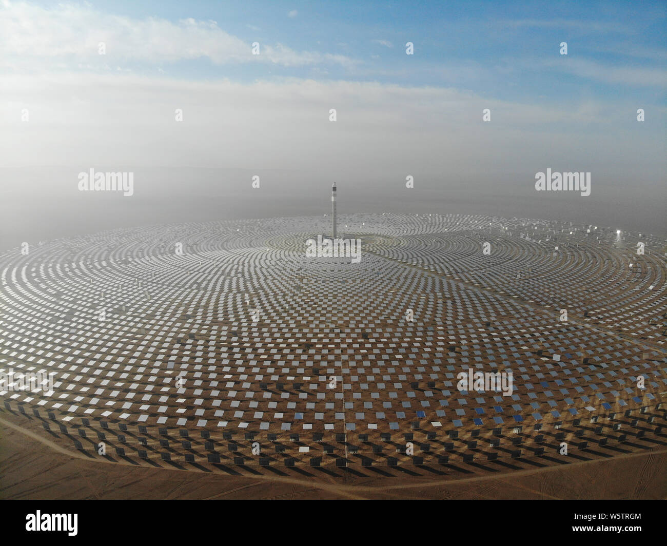 Aerial view of the 100-megawatt molten salt solar power concentrated ...