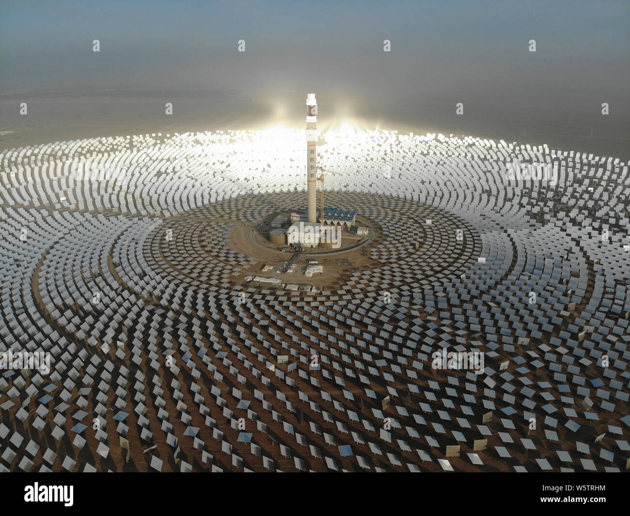 Aerial view of the 100-megawatt molten salt solar power concentrated ...