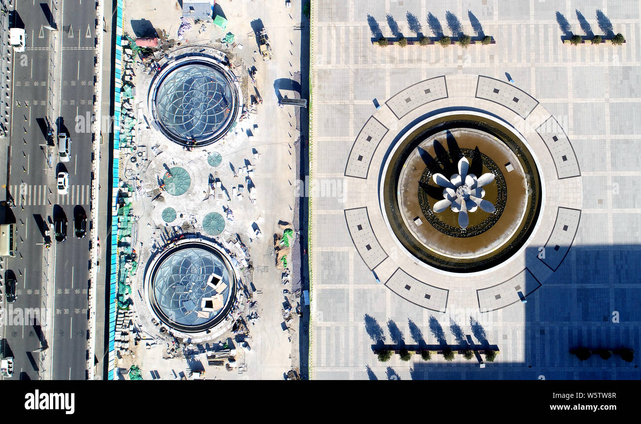 The lotus flower-shaped dormant windows are installed at the Jinan ...