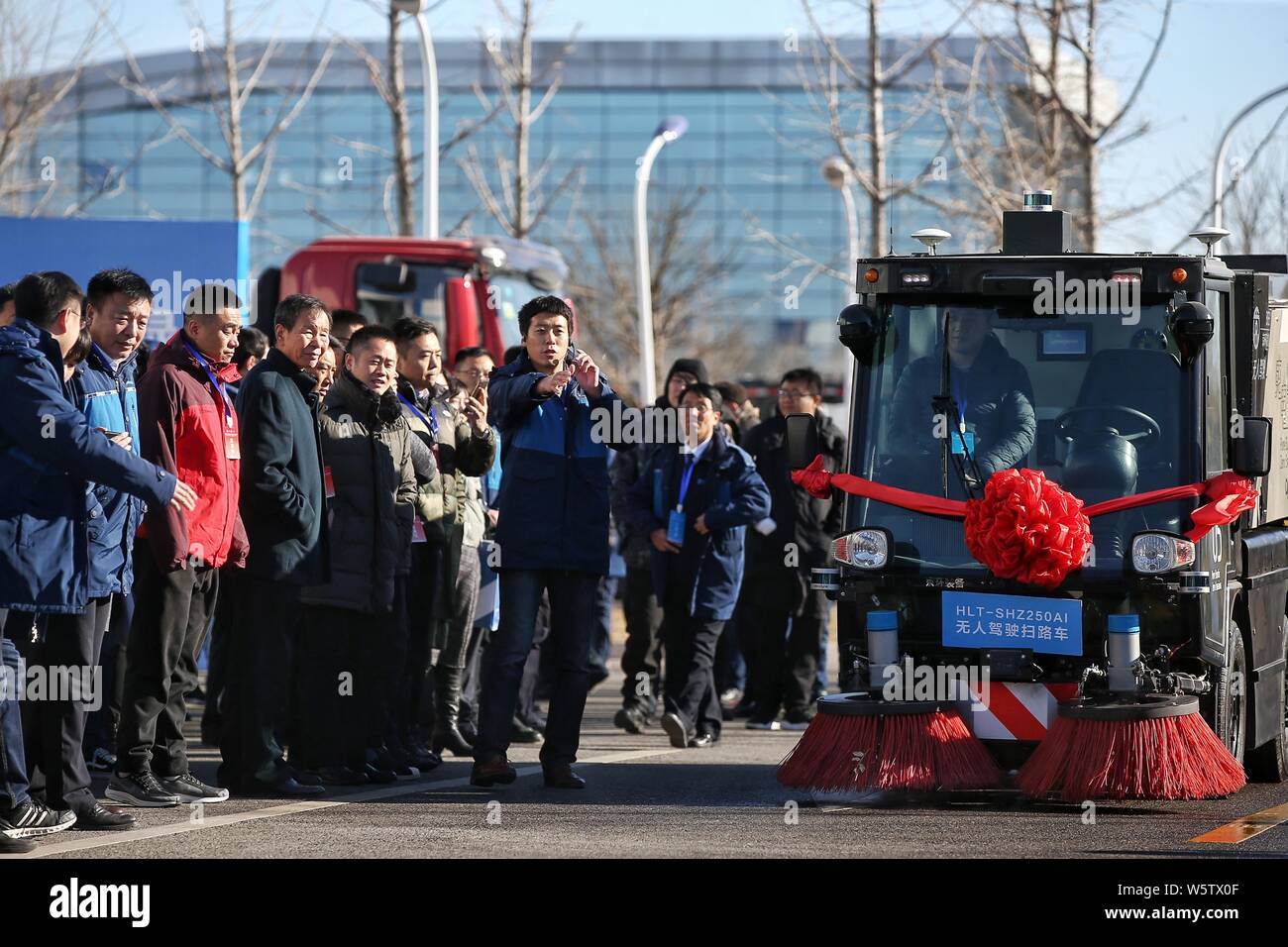 An autonomous driving sanitation vehicle co-developed by Baidu's ...
