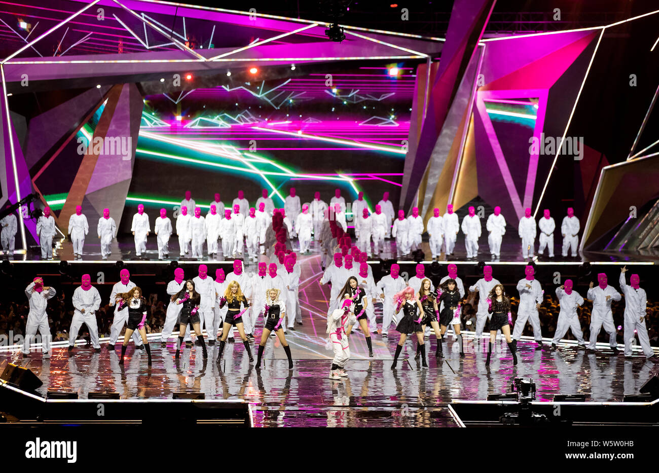 Momoland hi-res stock photography and images - Alamy