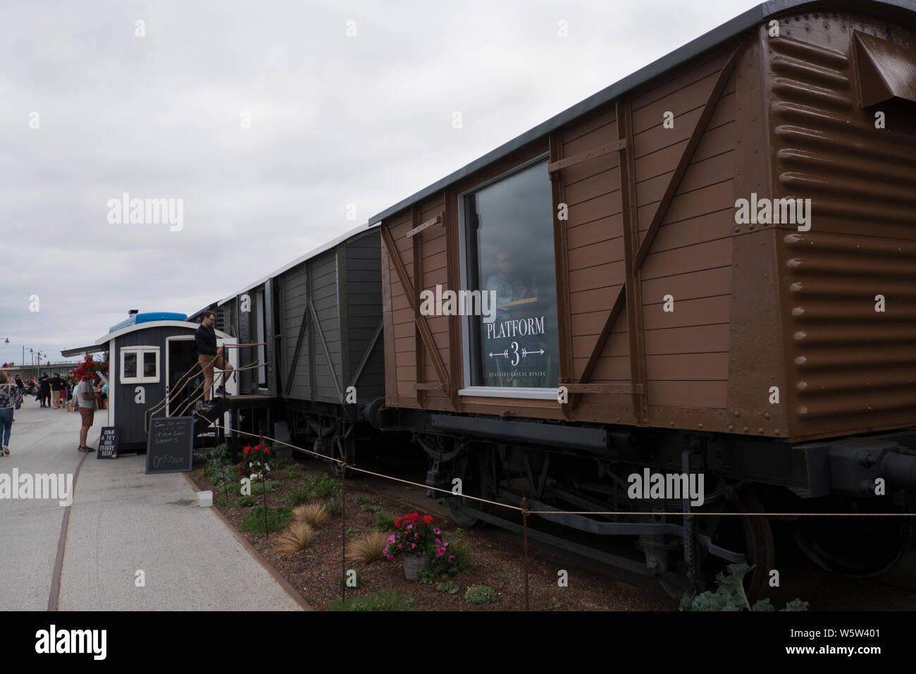 Converted railway carriage hi-res stock photography and images - Alamy