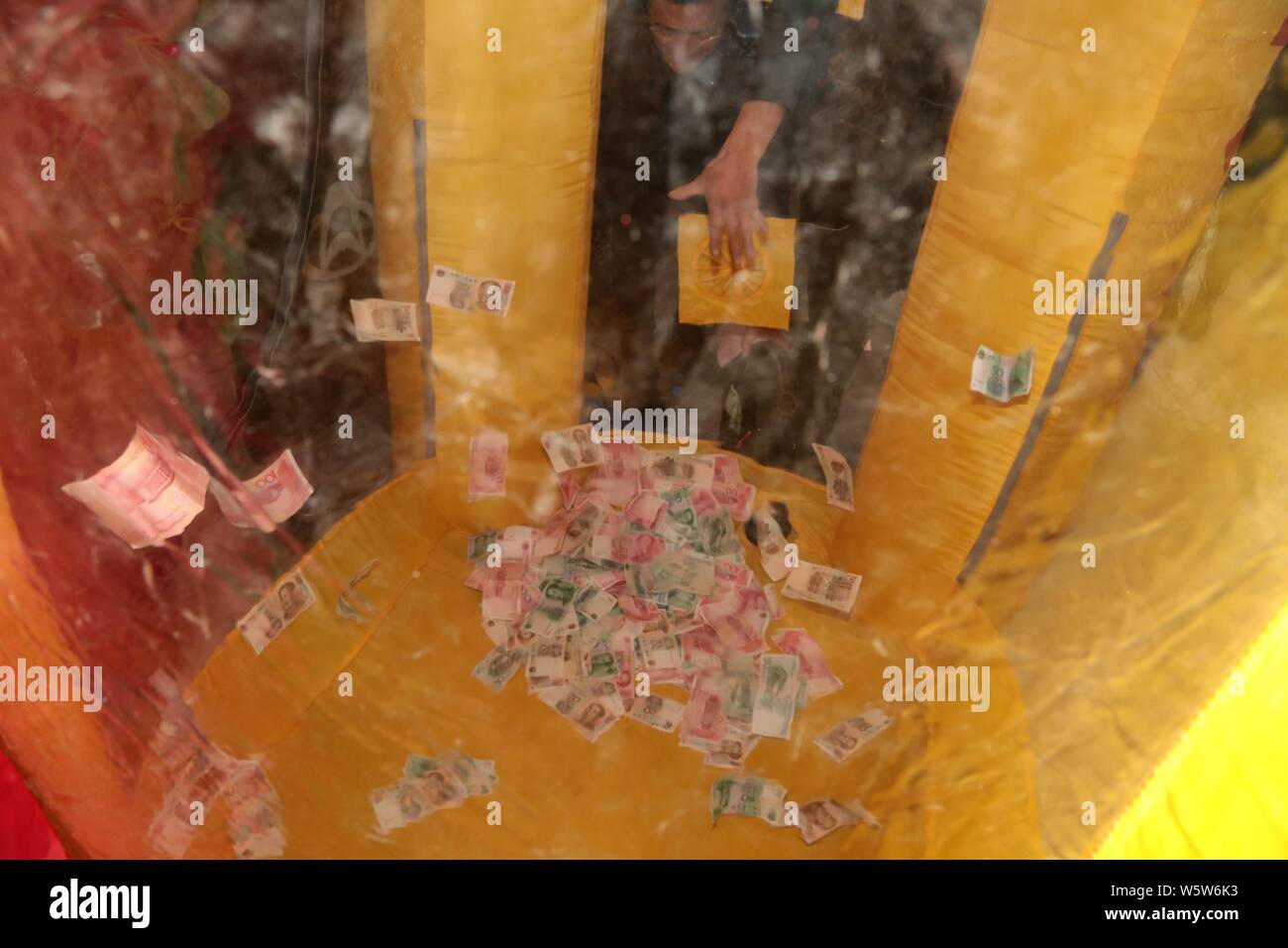 Machine gan hi-res stock photography and images - Alamy