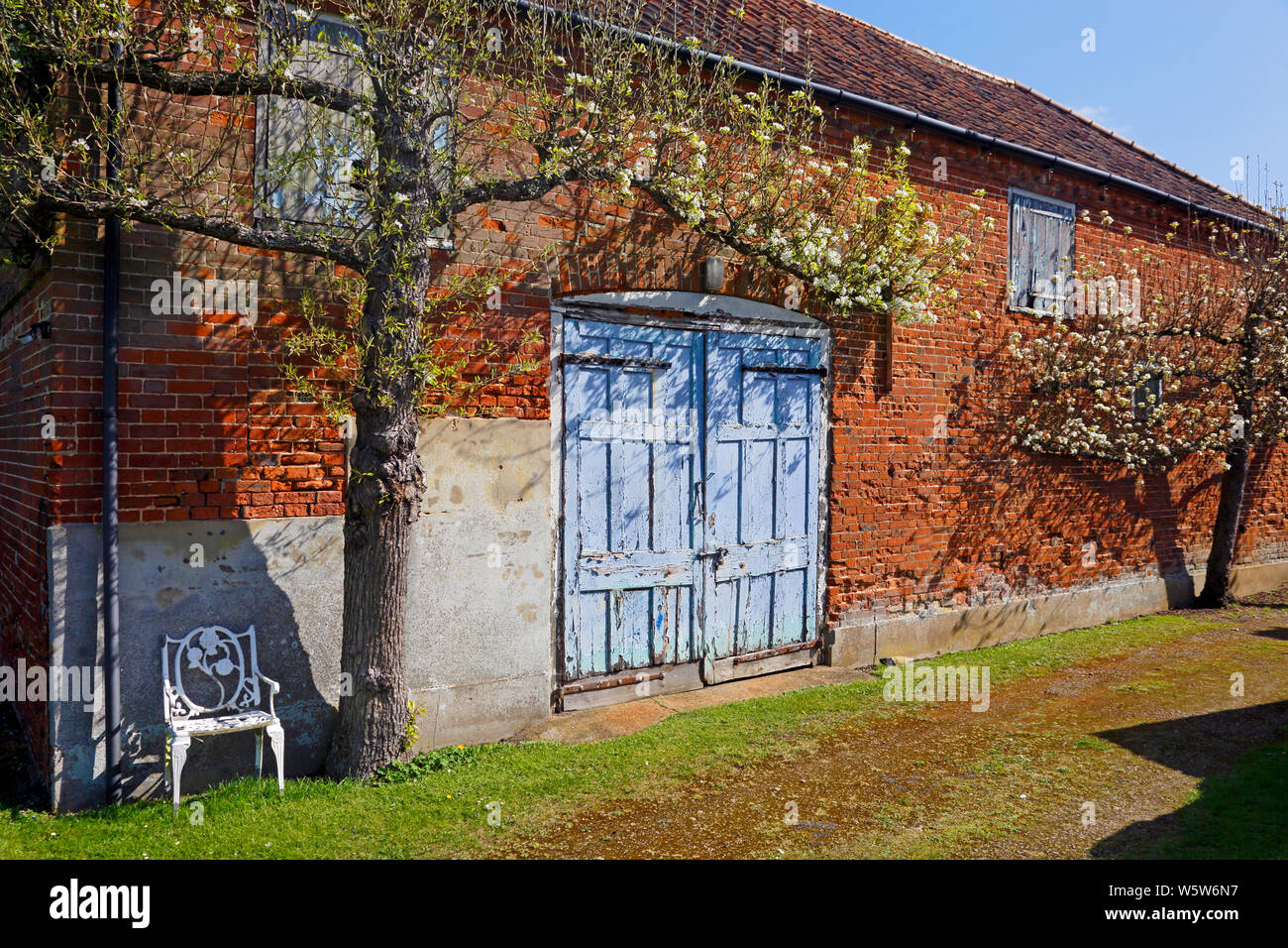 Barn in Norfolk Uk Stock Photo - Alamy