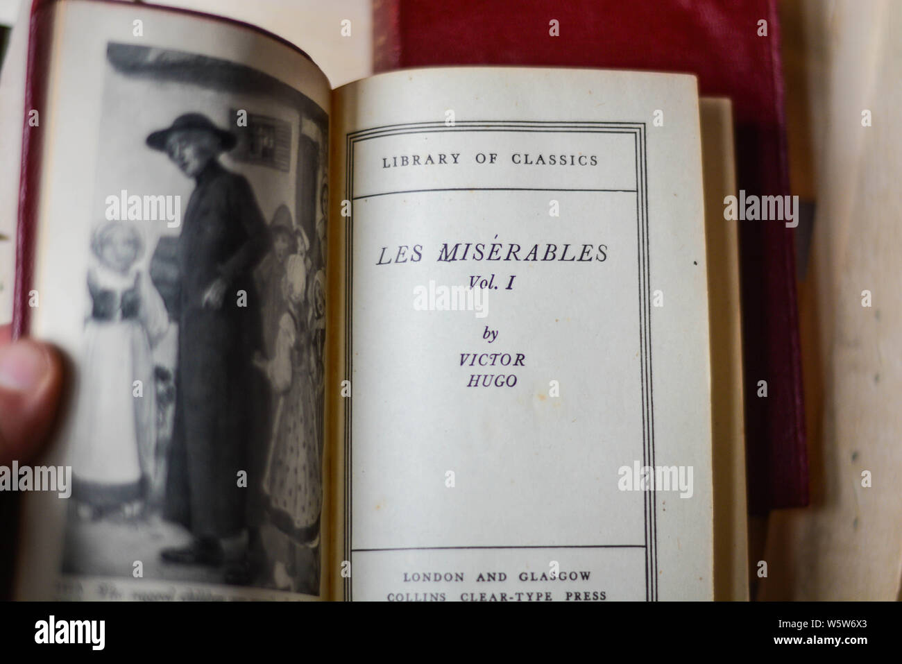 Les miserables victor hugo book hi-res stock photography and images - Alamy