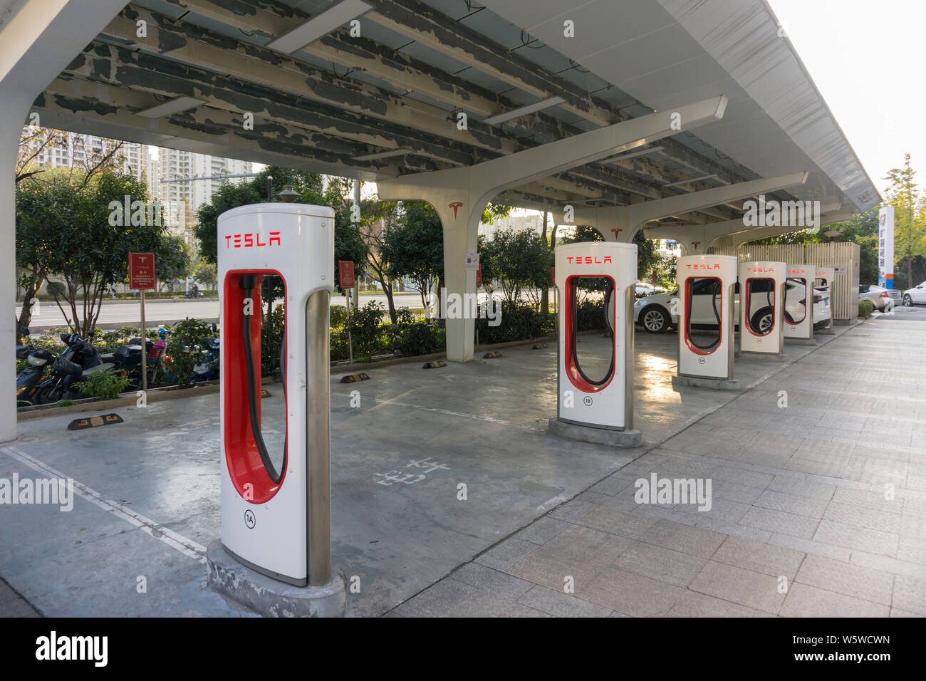 Car charging piles hi-res stock photography and images - Alamy