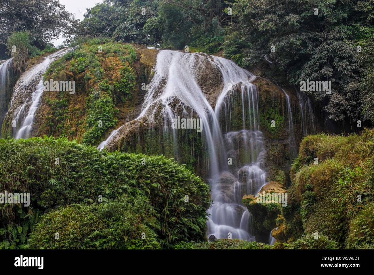 Scenery of the Detian Waterfall in Daxin county, south China's Guangxi ...