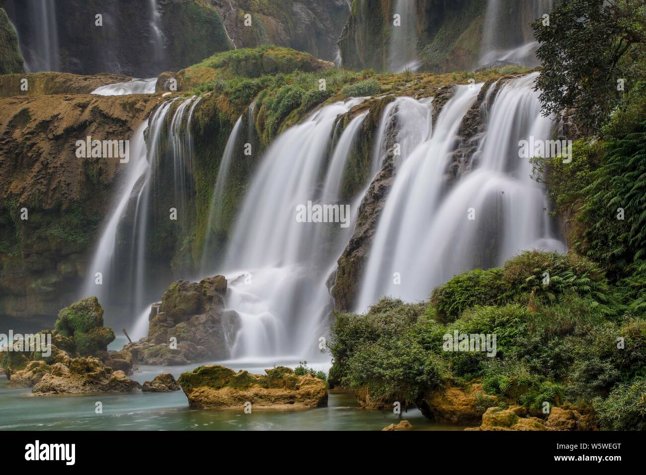 Scenery of the Detian Waterfall in Daxin county, south China's Guangxi ...