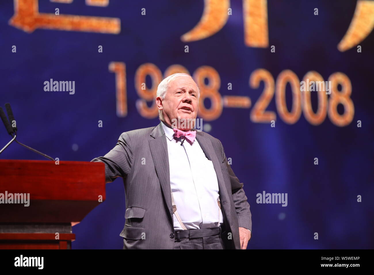 Financial commentator hi-res stock photography and images - Alamy