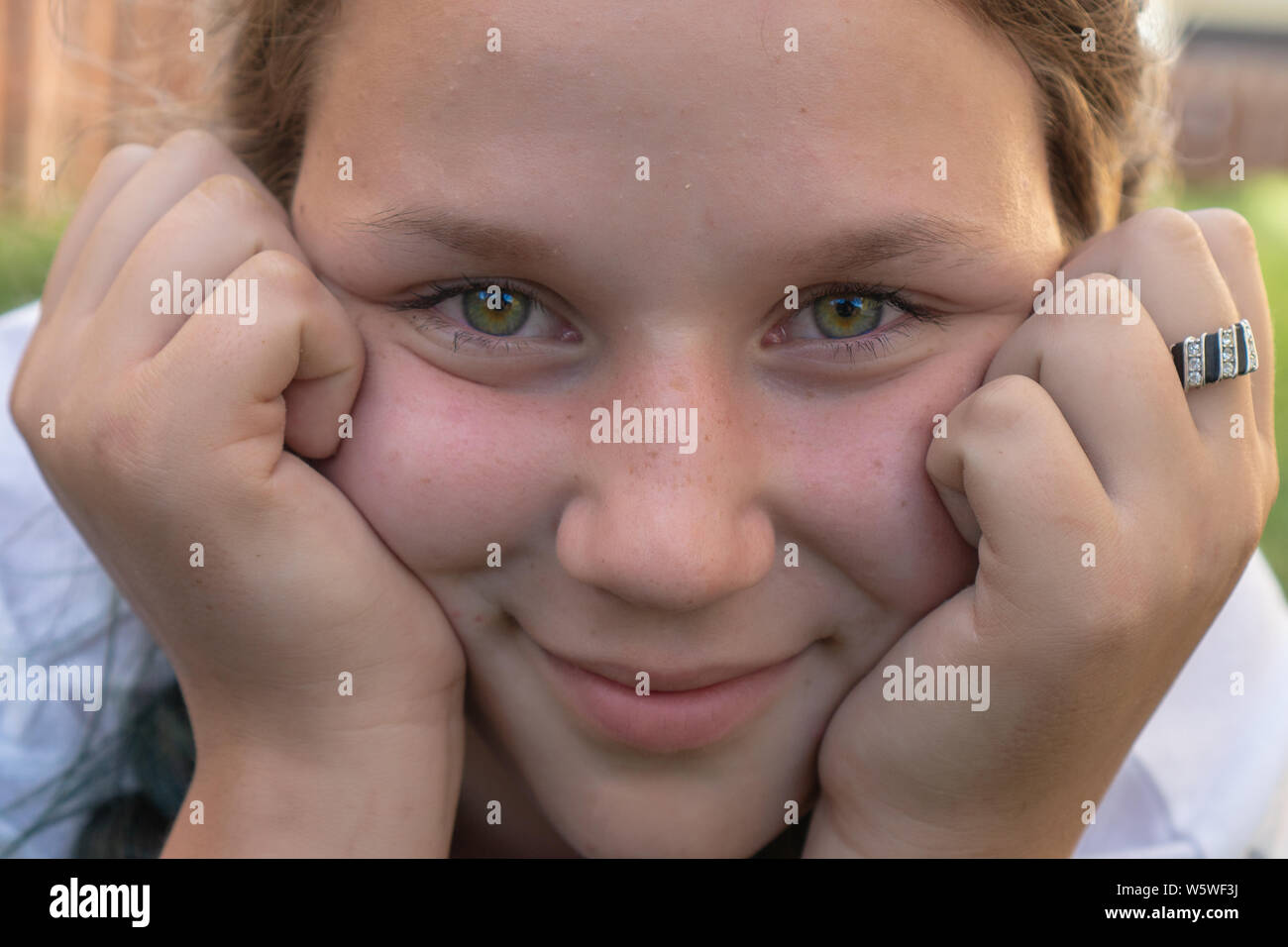 13 years old girl hi-res stock photography and images - Alamy