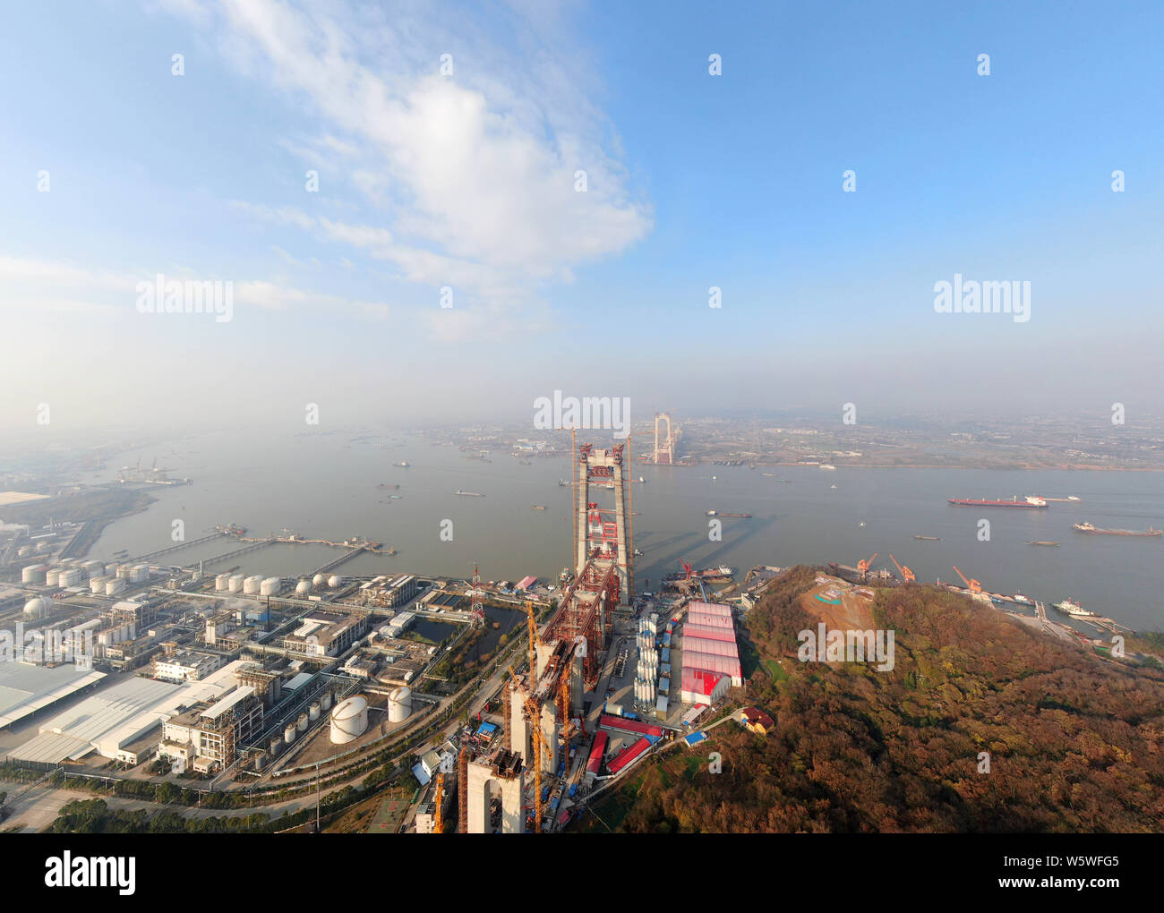 The Wufengshan Yangtze River Bridge, China's first rail-road suspension ...