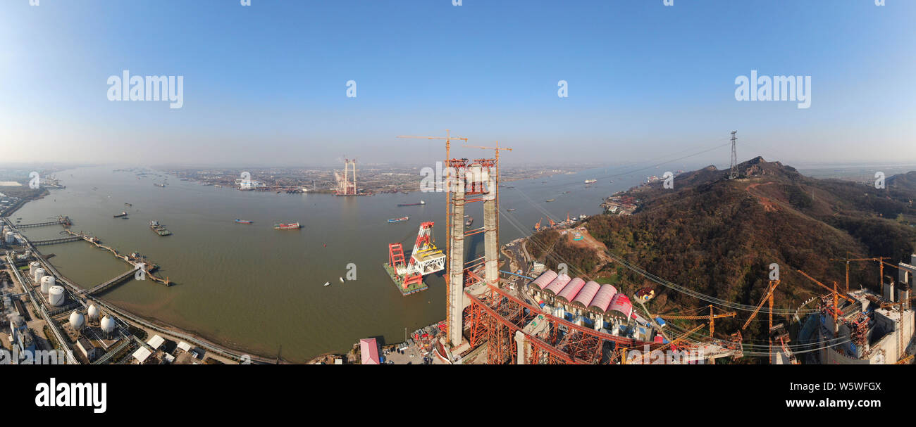 The Wufengshan Yangtze River Bridge, China's first rail-road suspension ...