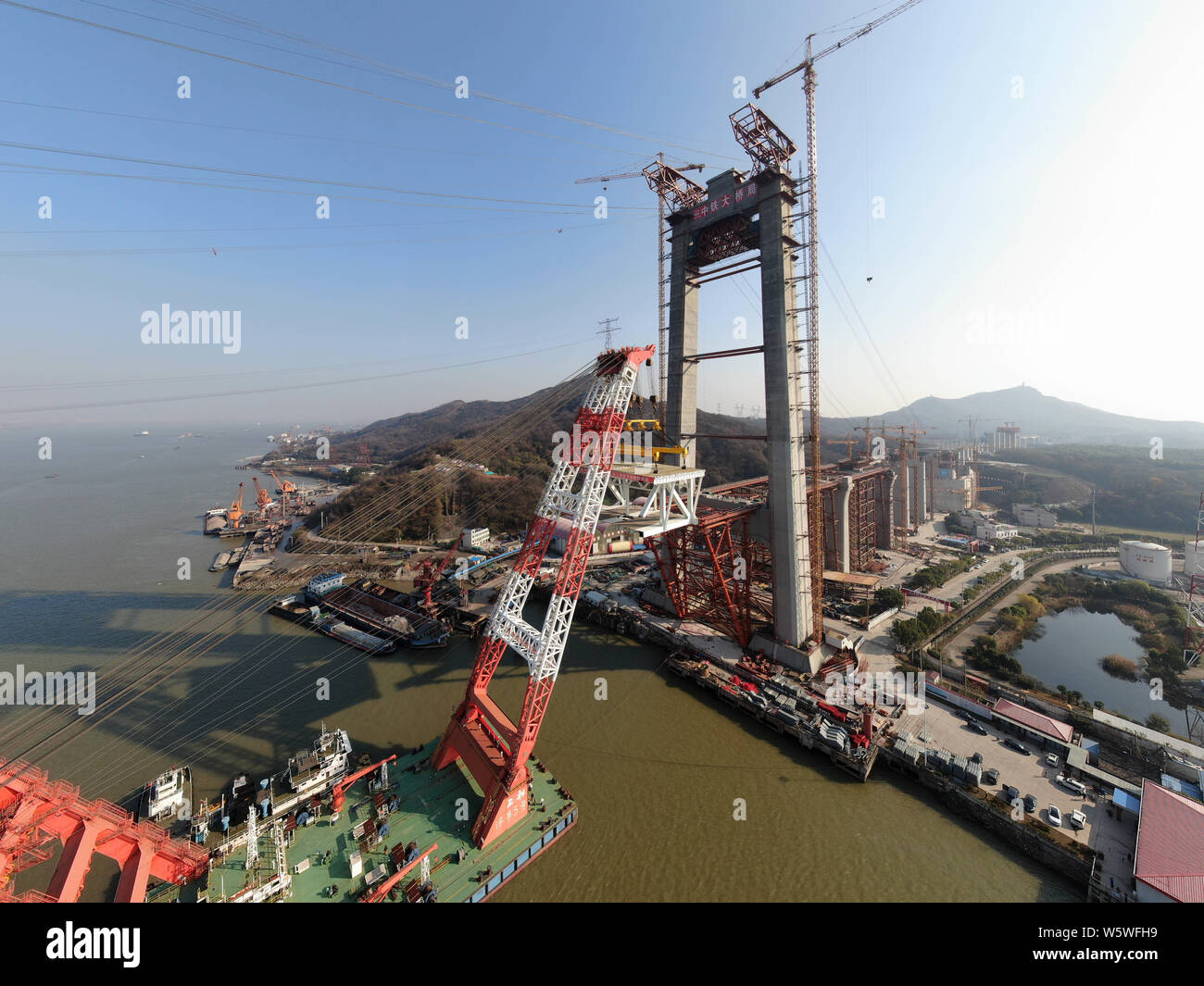 The Wufengshan Yangtze River Bridge, China's first rail-road suspension ...