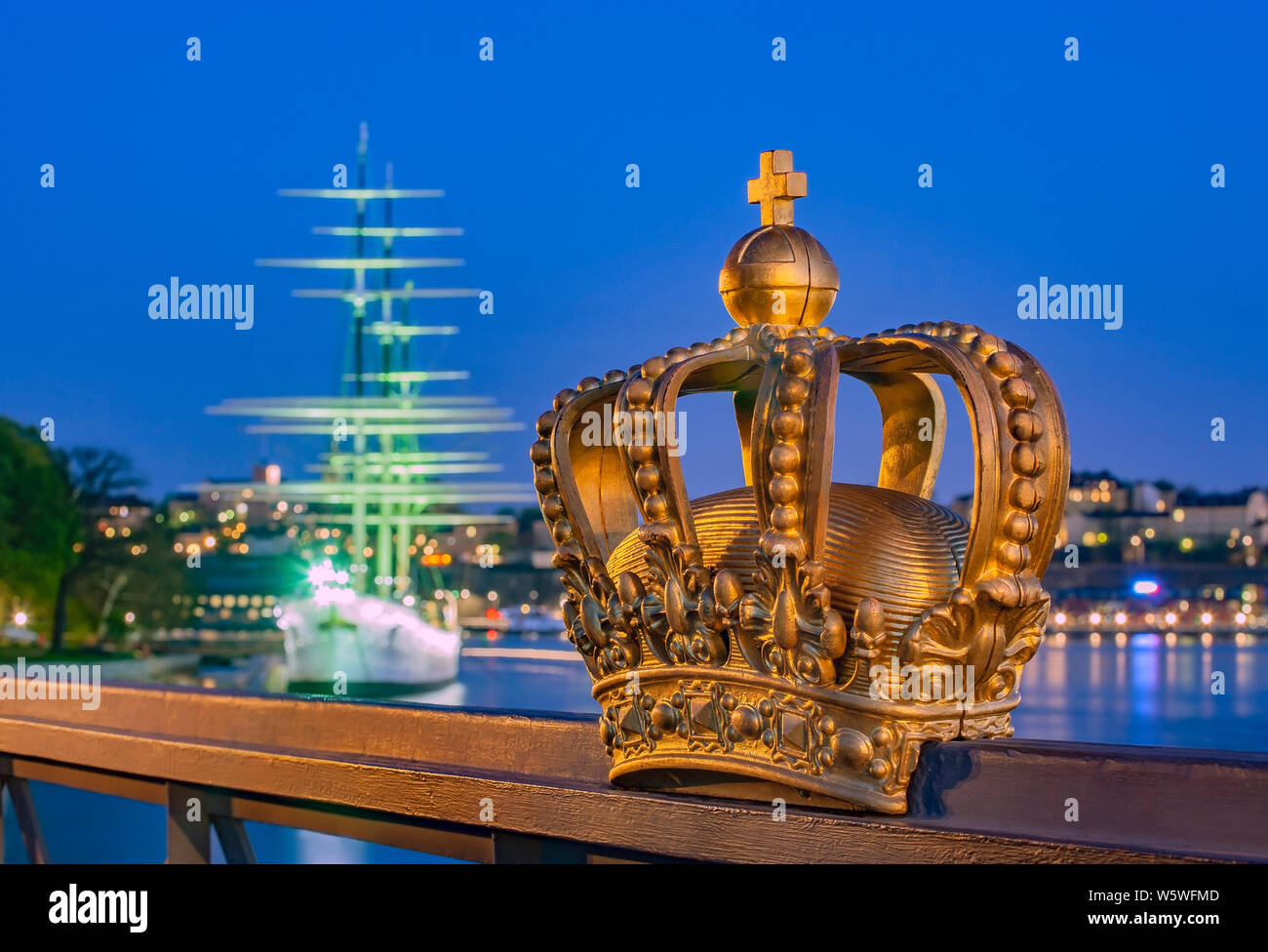 Crown pier hi-res stock photography and images - Alamy