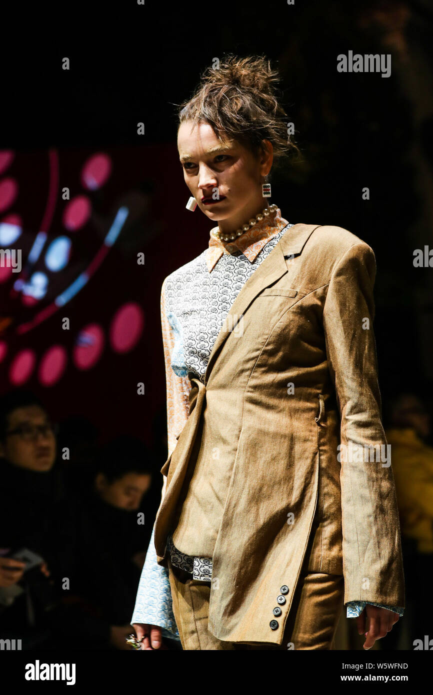 Oppo model hi-res stock photography and images - Alamy