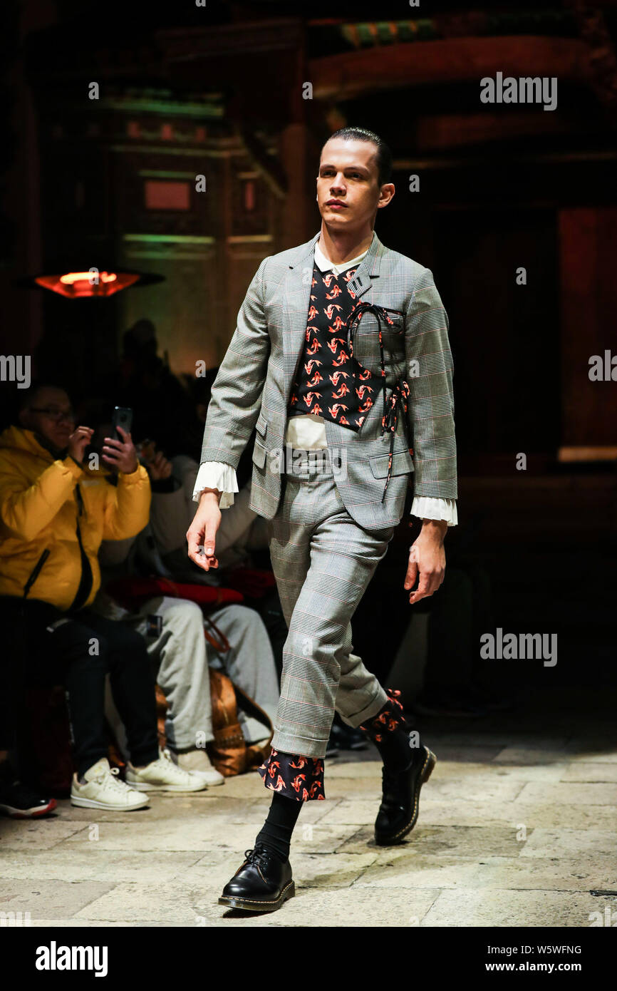 Oppo model hi-res stock photography and images - Alamy