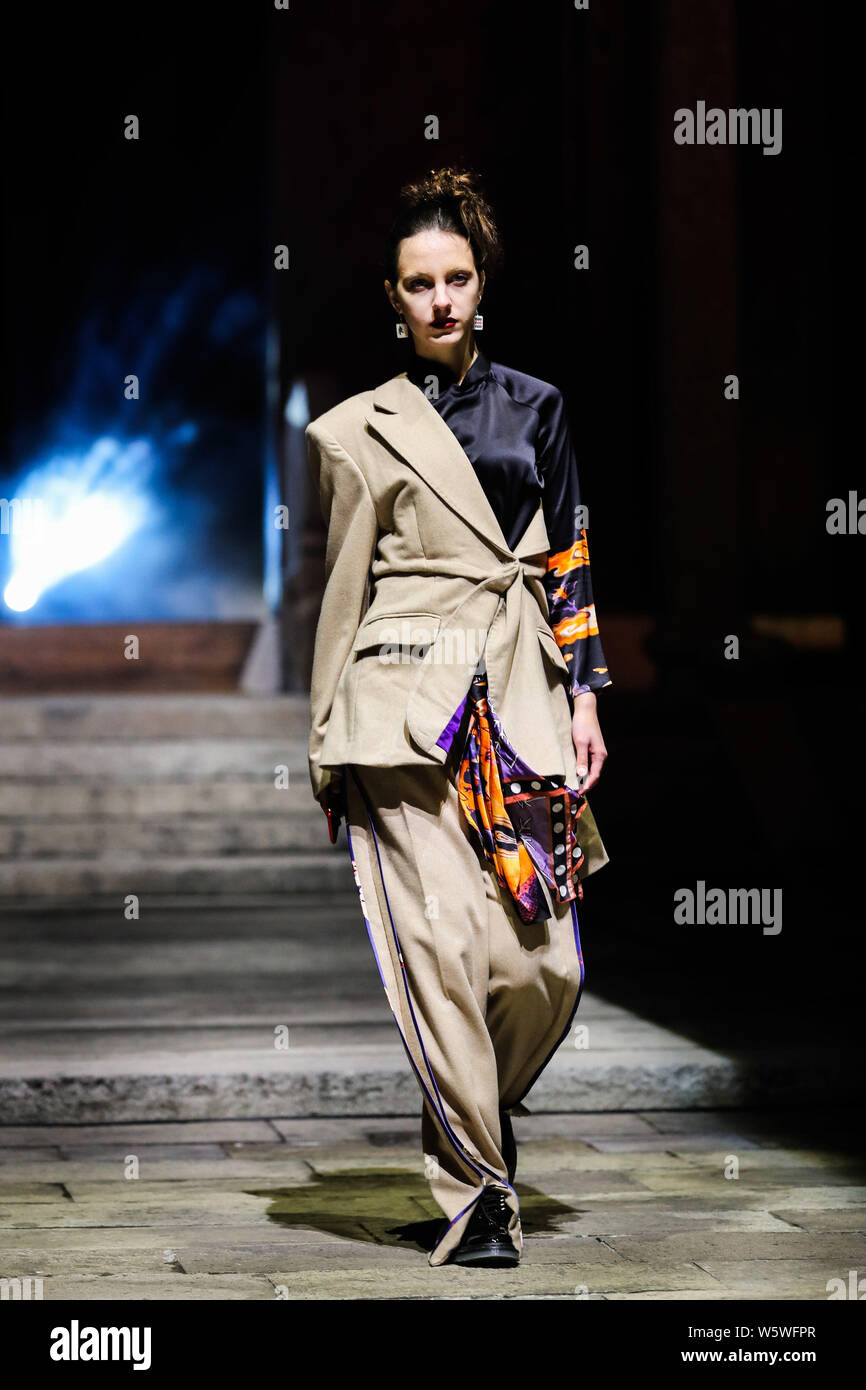 Oppo model hi-res stock photography and images - Alamy