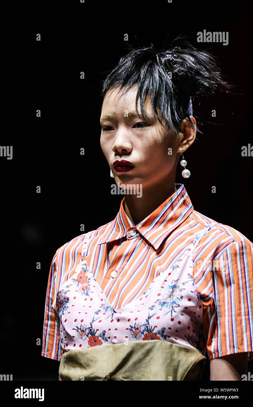 Oppo model hi-res stock photography and images - Alamy