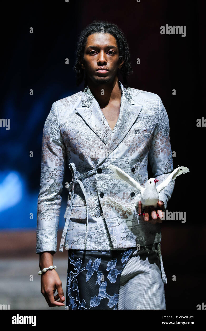 Oppo model hi-res stock photography and images - Alamy