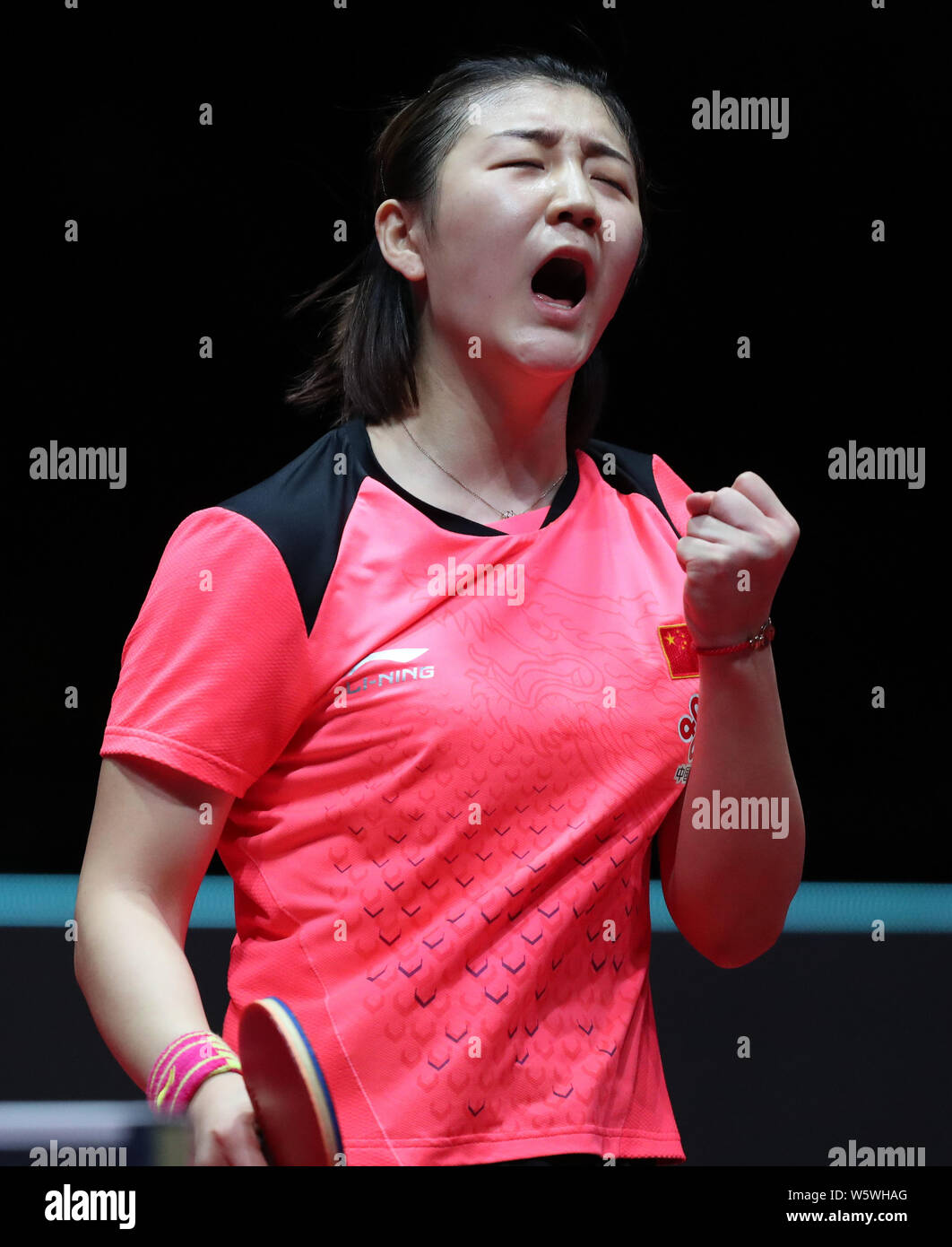 Chen Meng of China celebrates after defeating He Zhuojia of China in ...