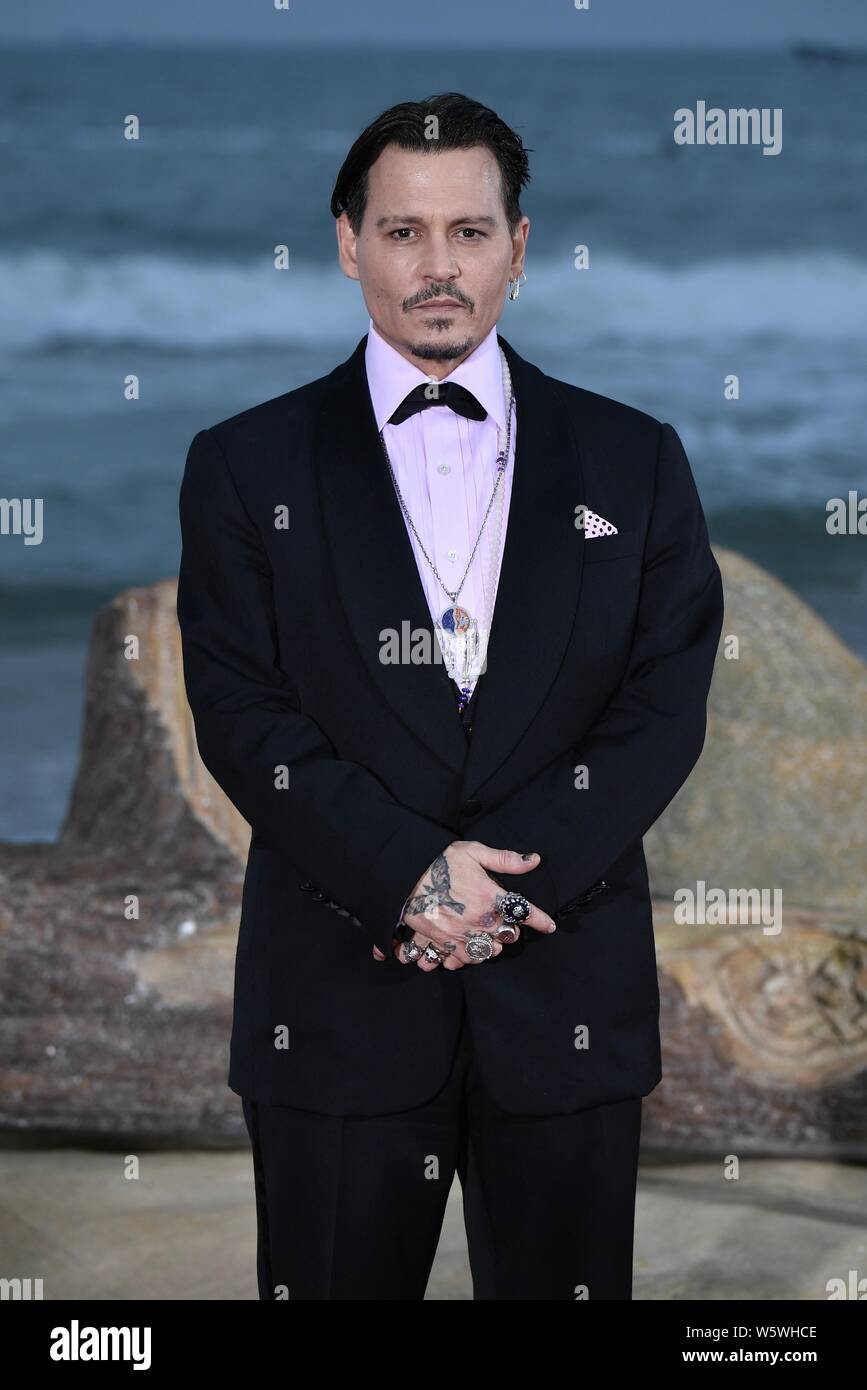 American actor Johnny Depp arrives on the red carpet for the closing ...