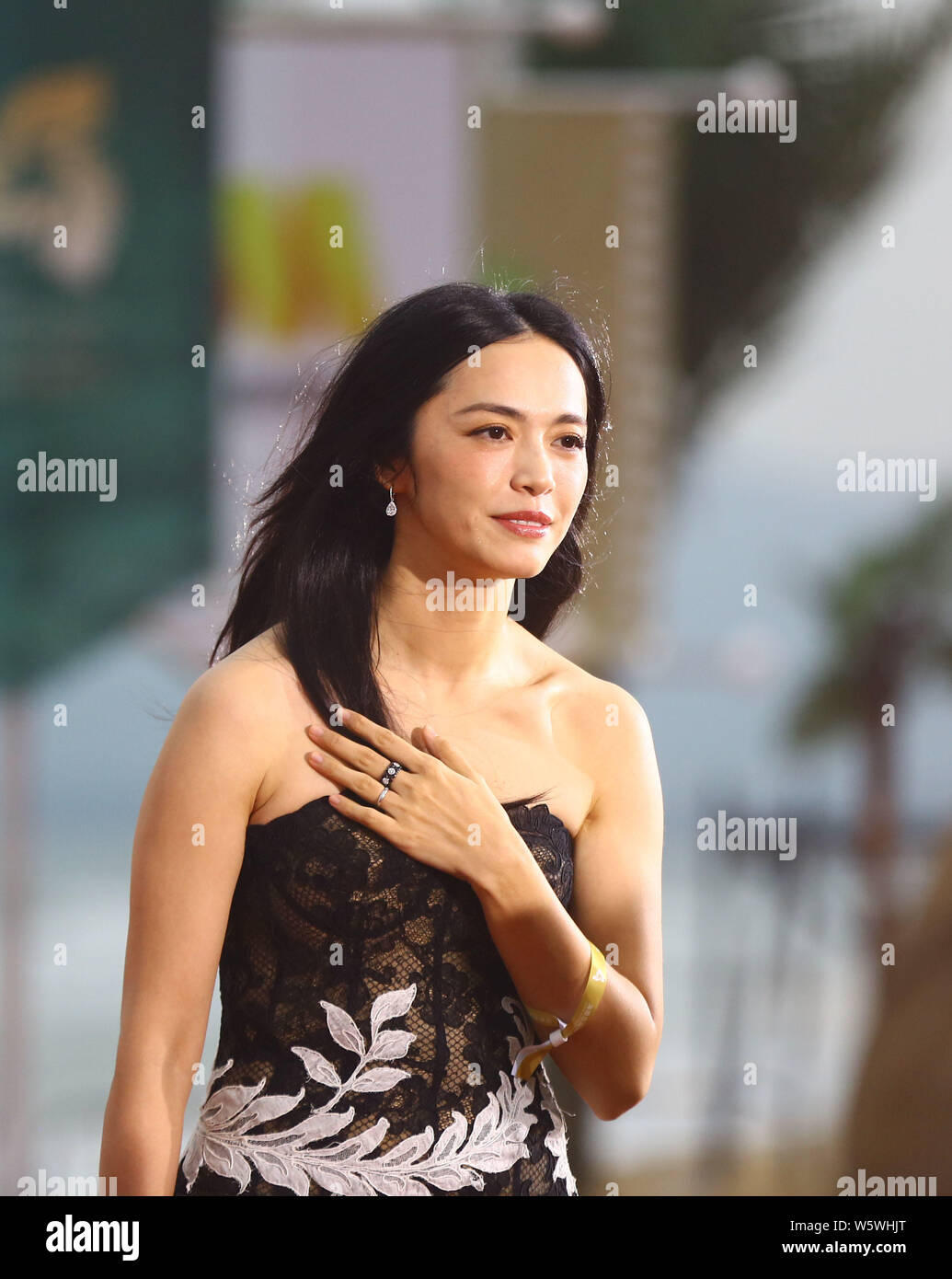 Chinese actress Yao Chen arrives on the red carpet for the closing ...