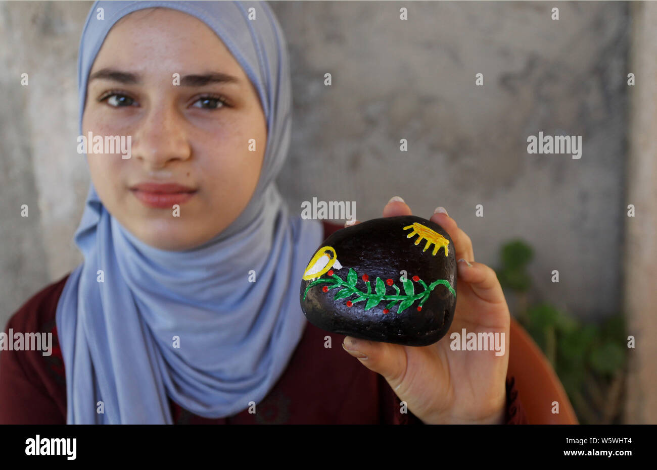 (190730) -- SALFIT, July 30, 2019 (Xinhua) -- Palestinian girl Marwa ...