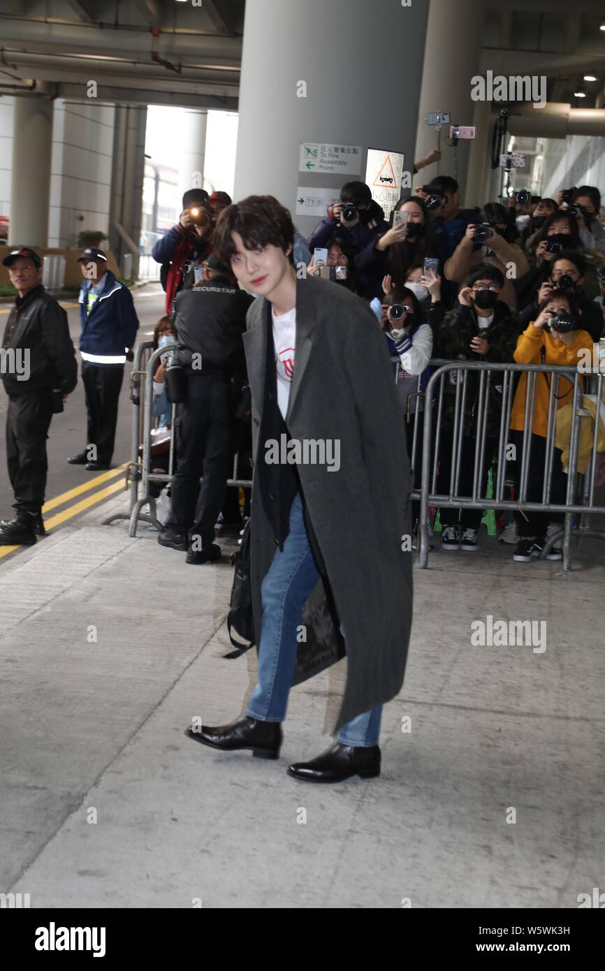South Korean model and actor Ahn Jae-hyun arrives at an airport for the ...