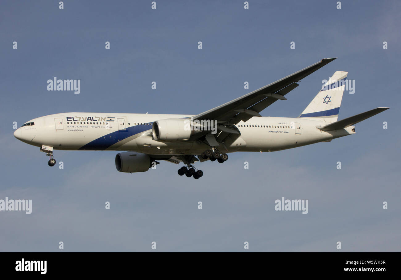 El Al Airlines Boeing 777 Stock Photo - Alamy