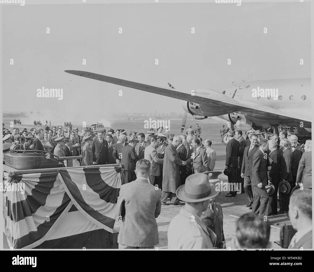 Welcoming visiting dignitaries Black and White Stock Photos & Images - Alamy