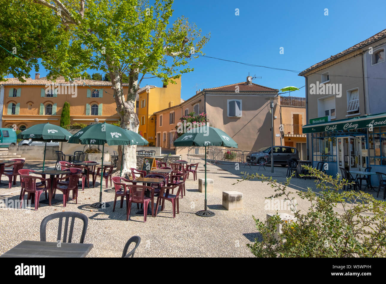 Village cafe in Rasteau, Provence-Alpes-Cote d'Azur, France Stock Photo ...