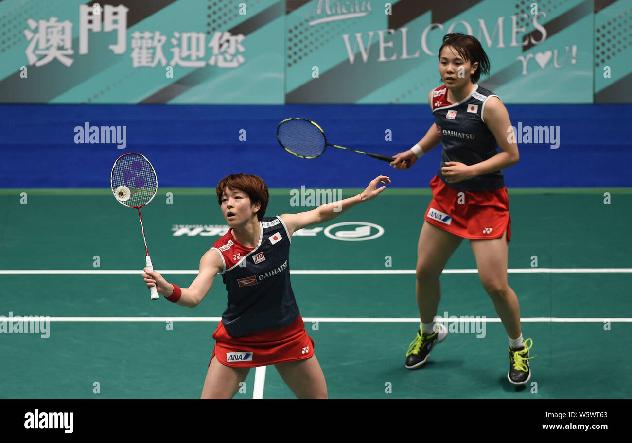 Misato Aratama and Akane Watanabe of Japan compete against Vivian Hoo ...