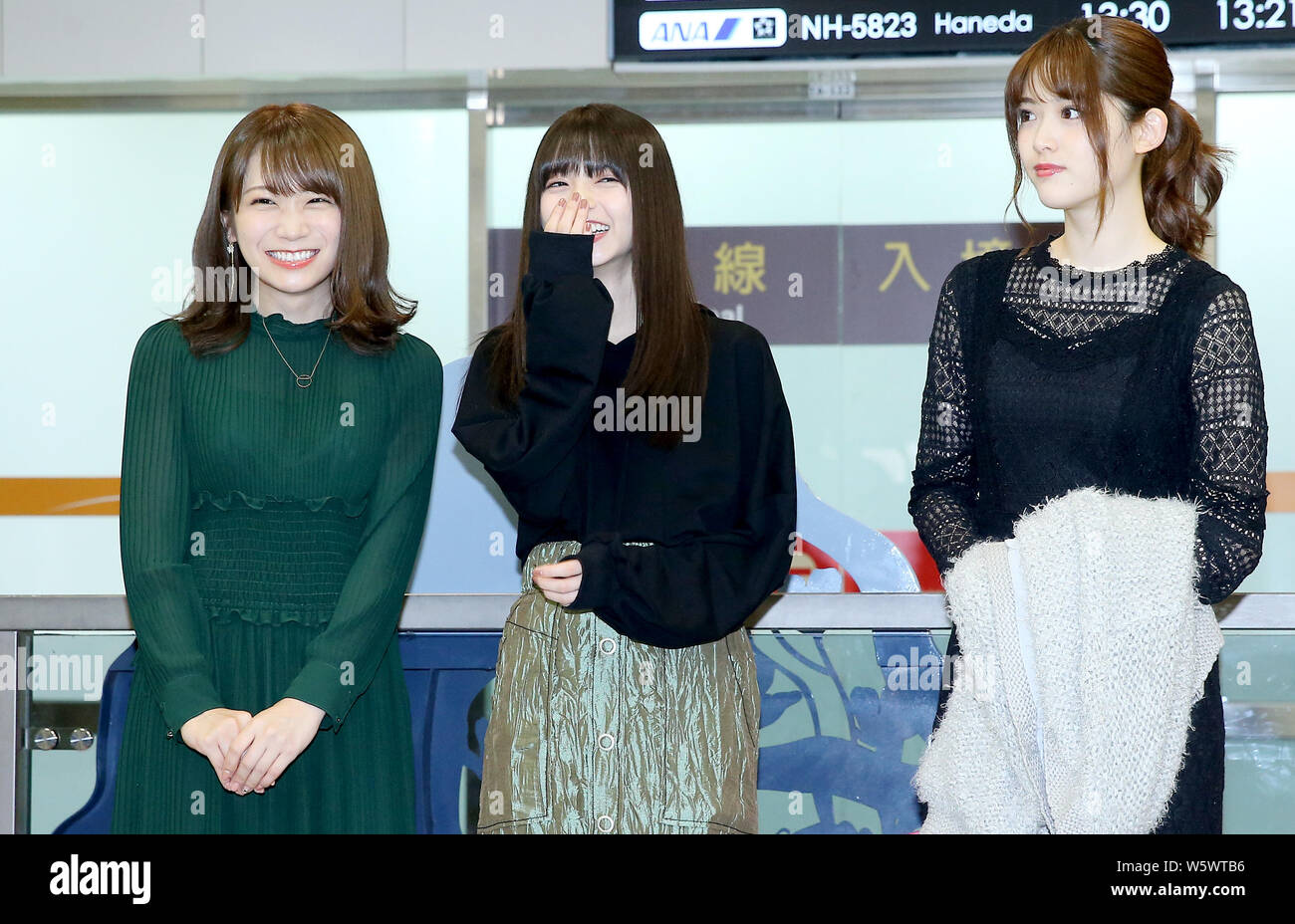 **TAIWAN OUT**(From left) Akimoto Manatsu, Asuka Saito, Matsumura ...