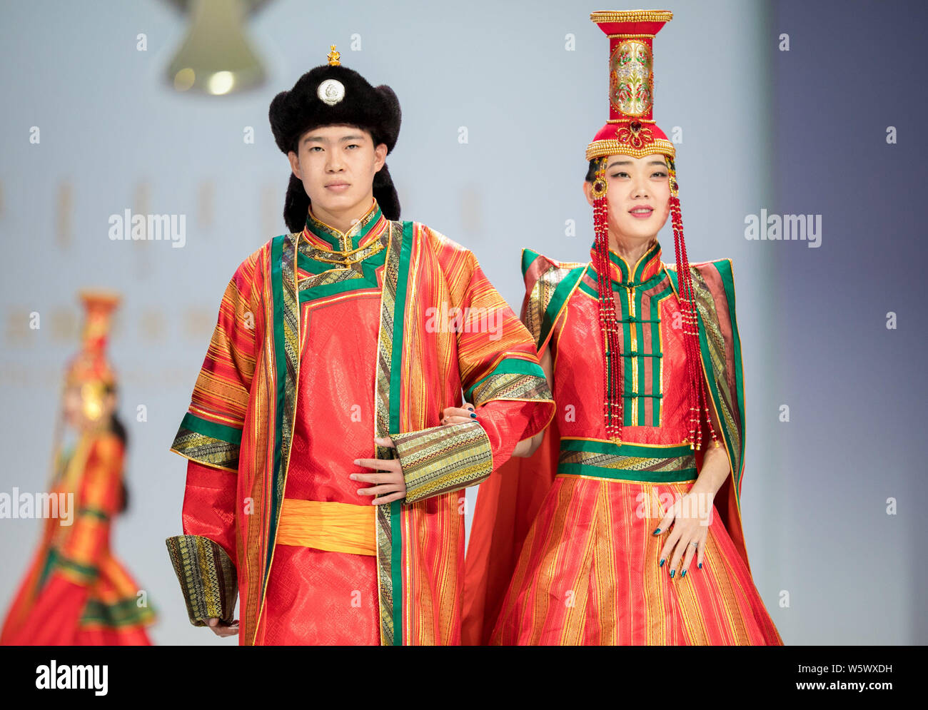 Mongolian costume hi-res stock photography and images - Alamy