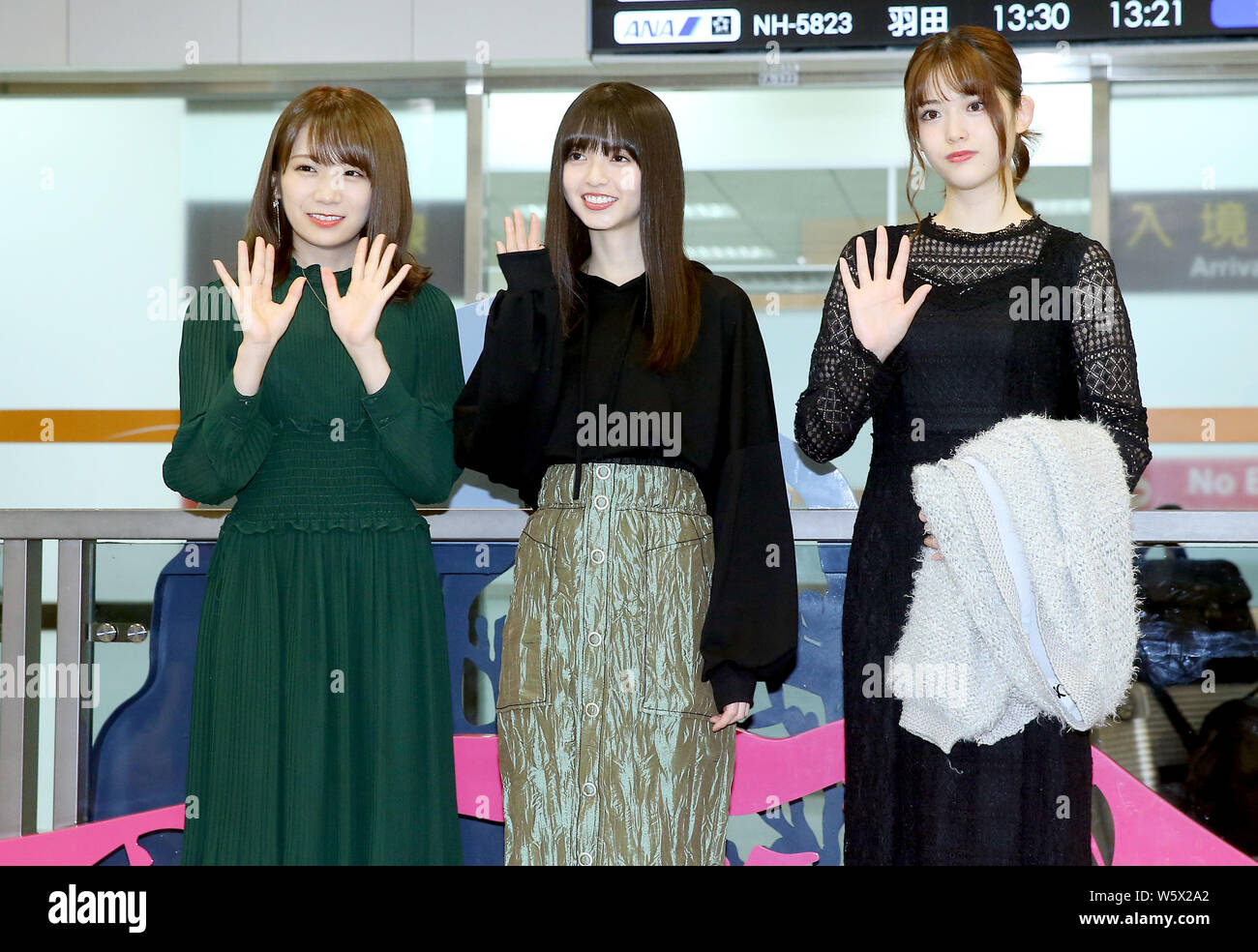 **TAIWAN OUT**(From left) Akimoto Manatsu, Asuka Saito, Matsumura ...