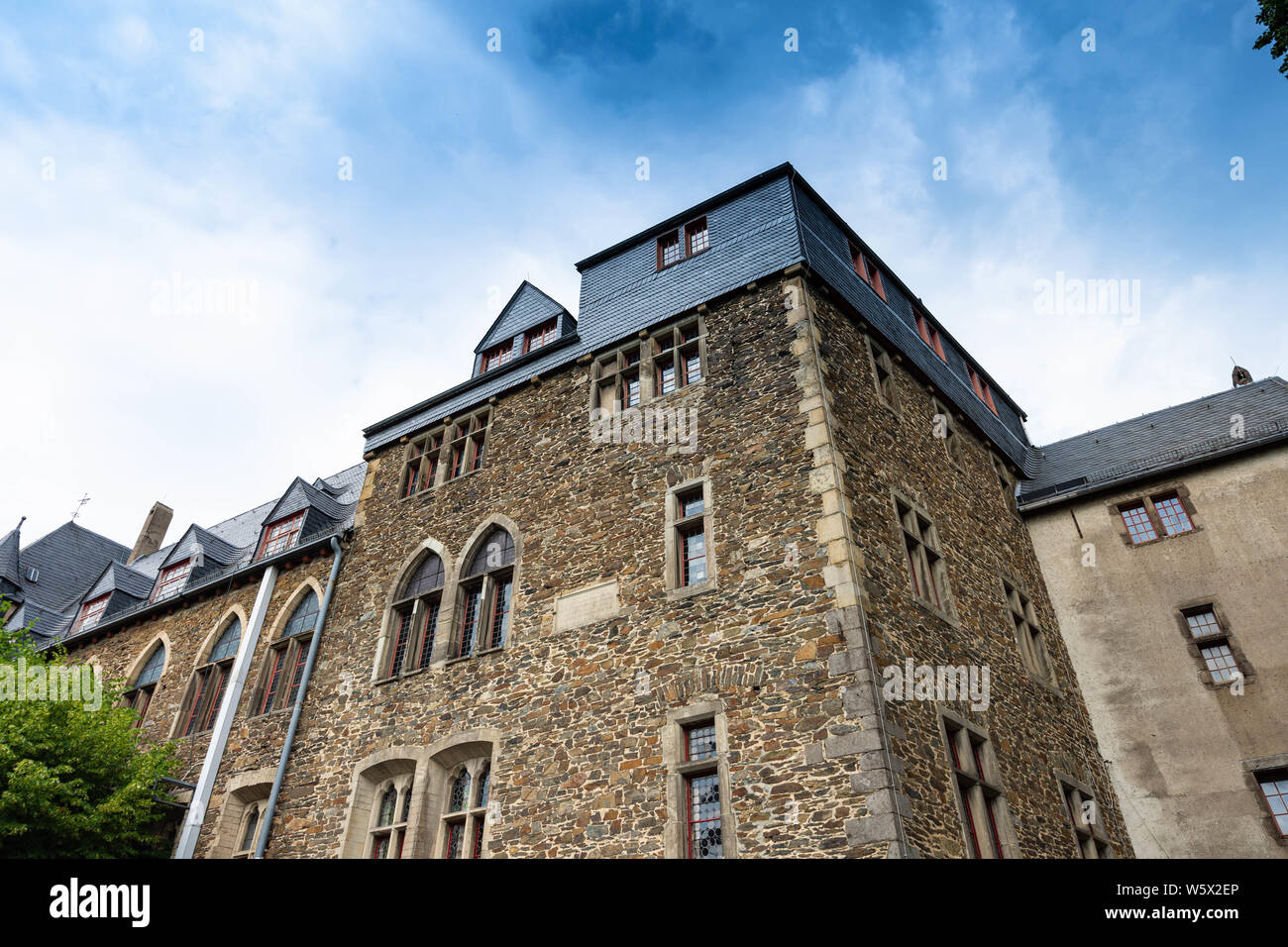 Schloss burg bergisches land hi-res stock photography and images - Alamy