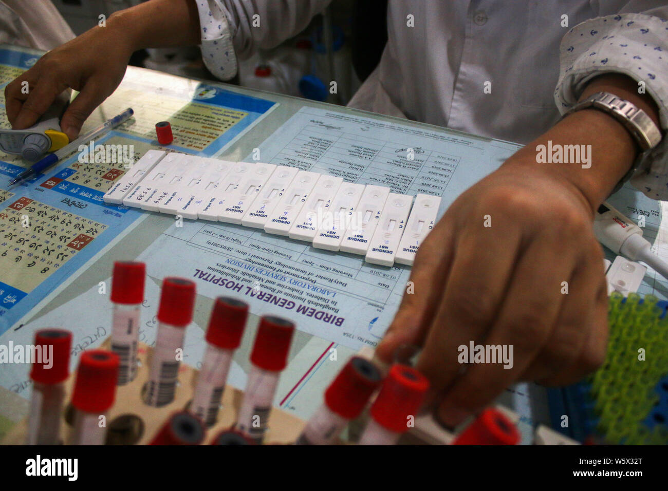 Dengue fever virus hi-res stock photography and images - Alamy